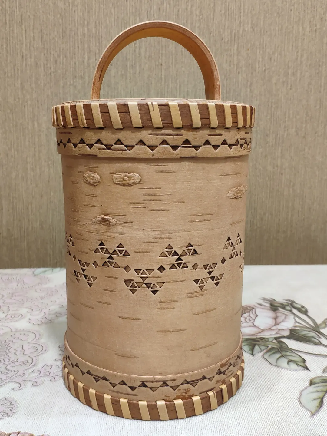 Large bread box, Large birch bark box