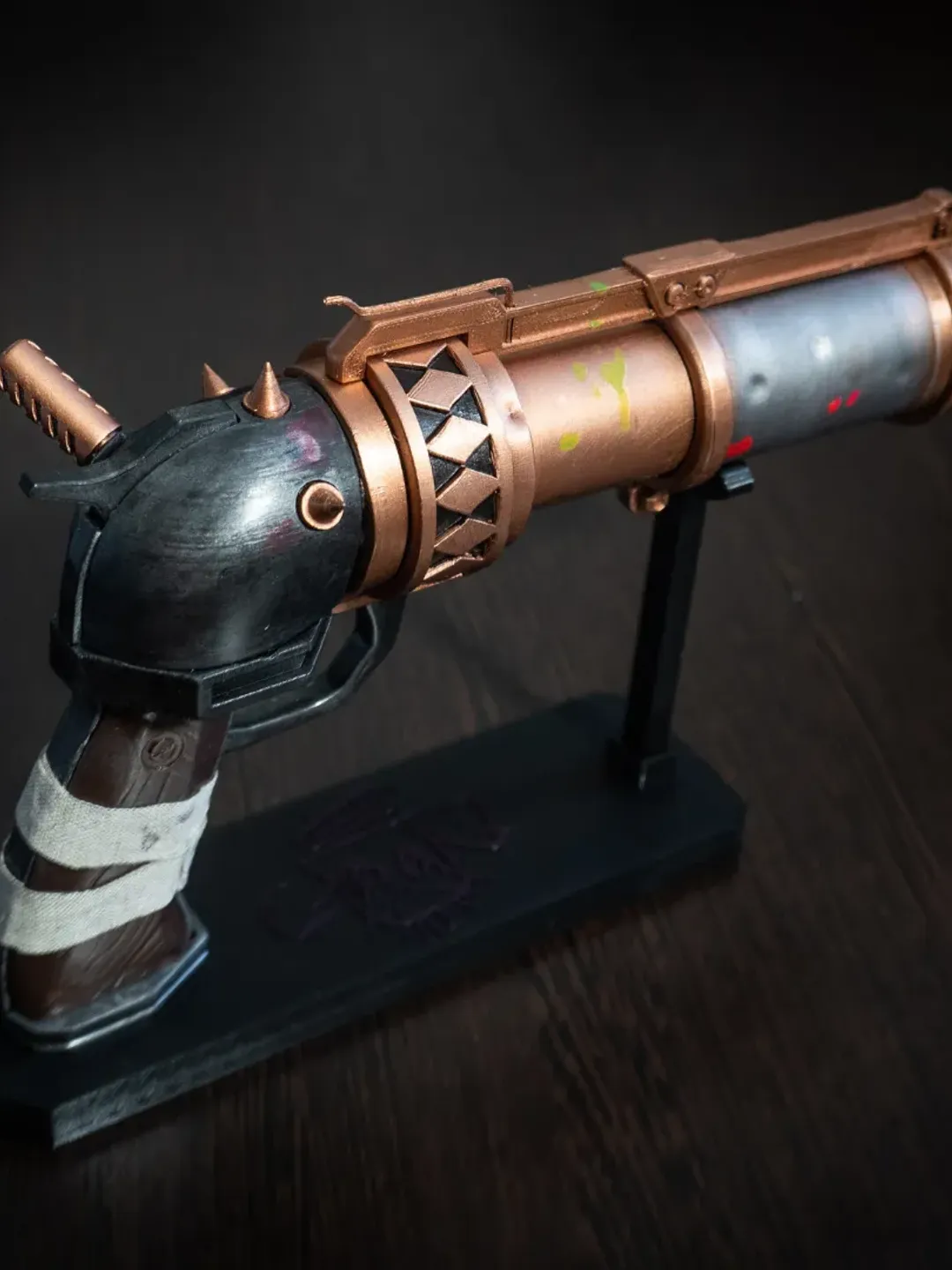 Jinx Gun Cosplay Prop – League of Legends Arcane Weapon