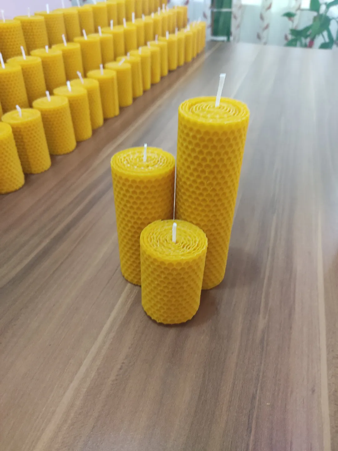 WHOLESALE beeswax %100 natural candles. BULK candles for gift shops.