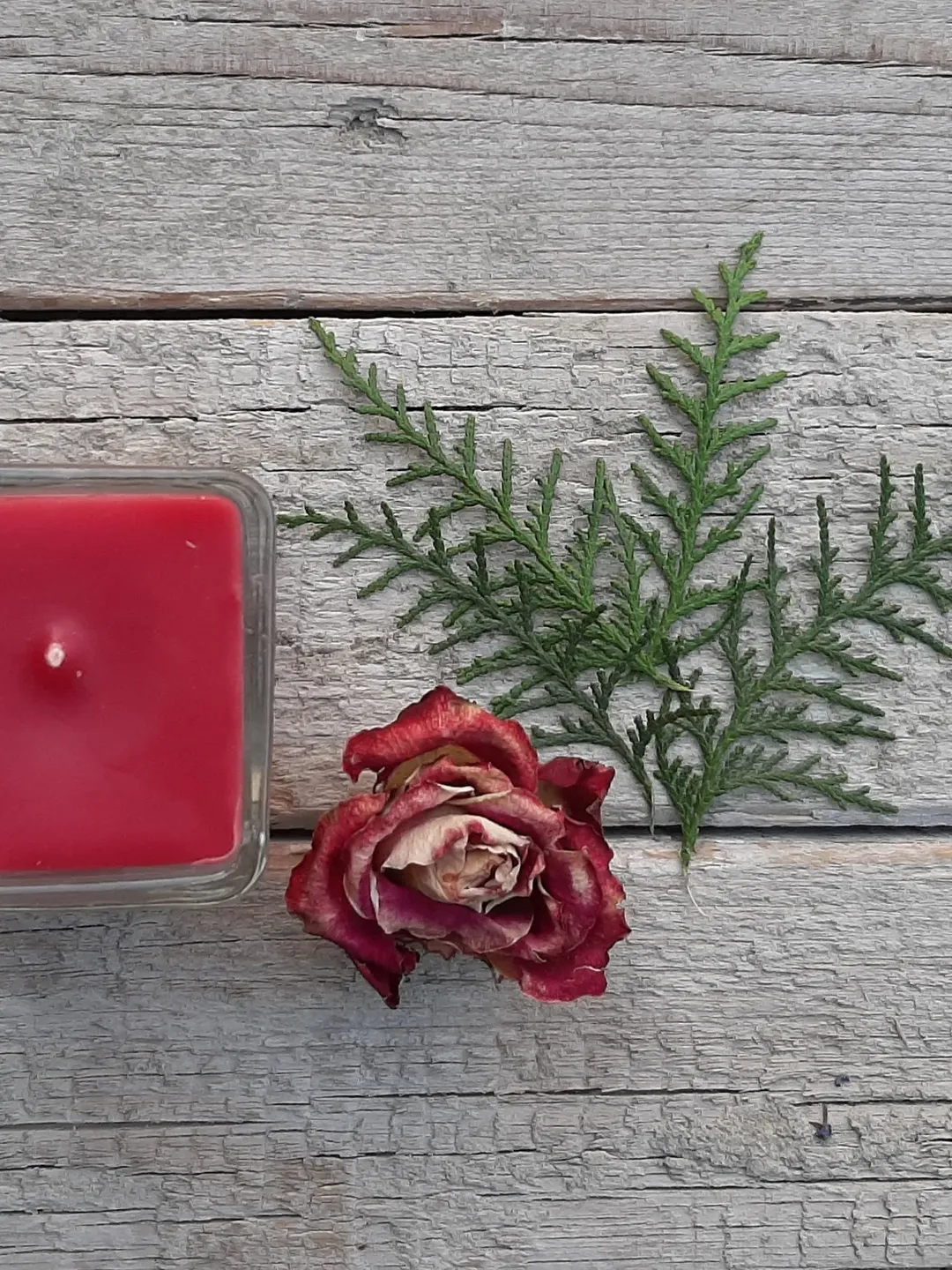 WHOLESALE beeswax %100 natural candles. BULK candles for gift shops.