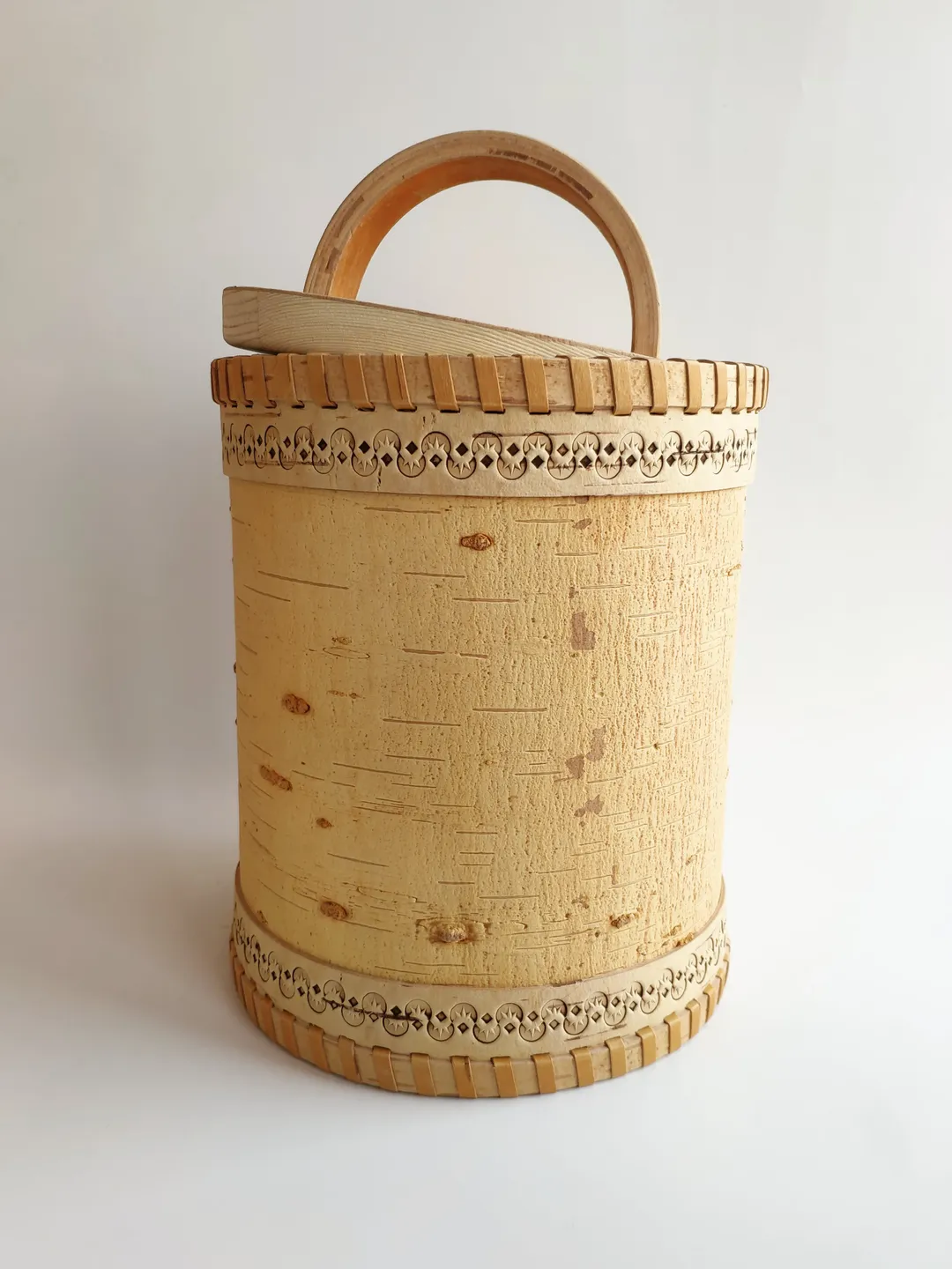 Large bread box, Large birch bark box