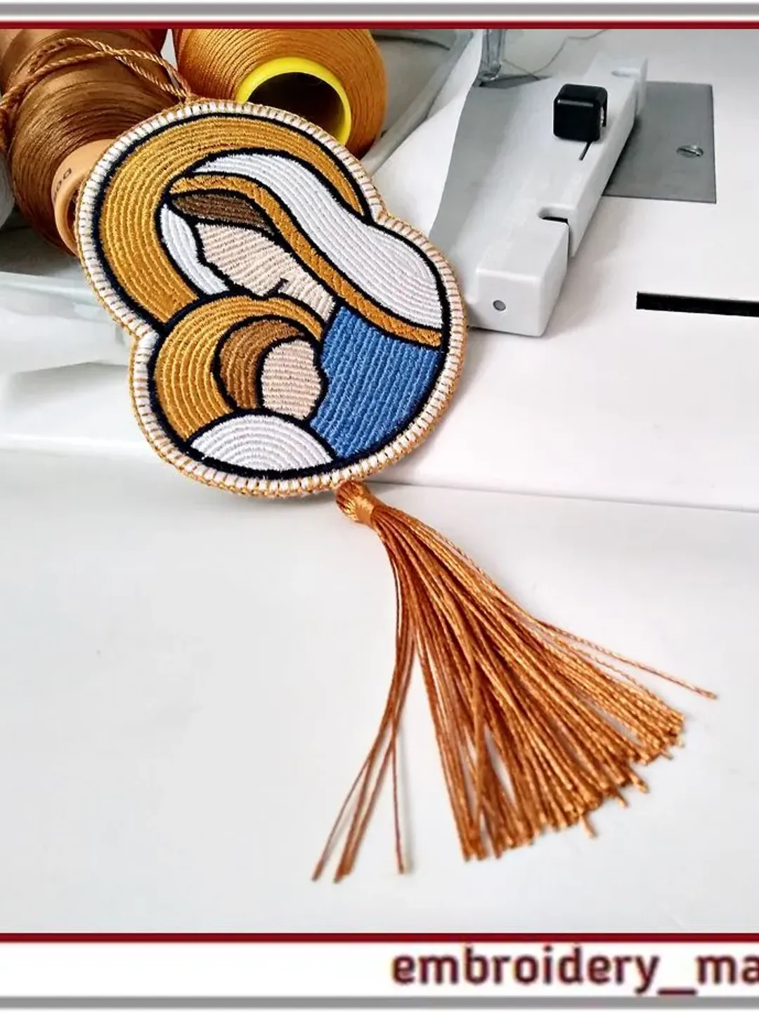 In the hoop embroidery design pendant or bookmark Madonna and Child