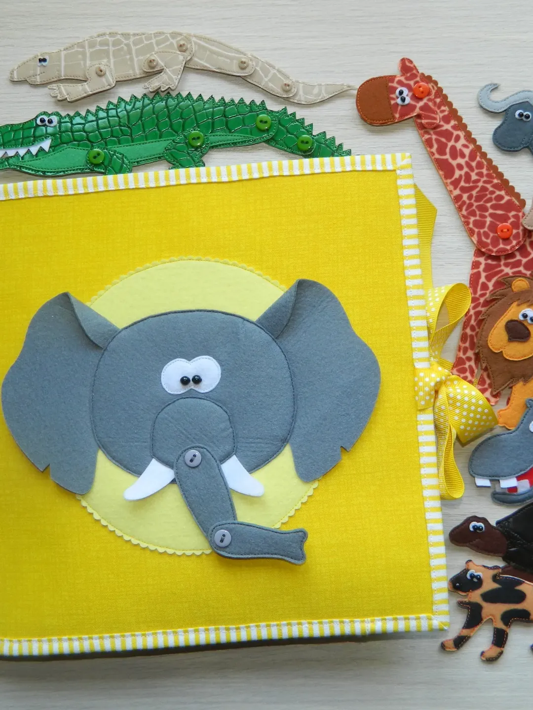 AFRICAN Busy Book, Felt SAFARI Animals, Set of Animals to Play, Felt ...