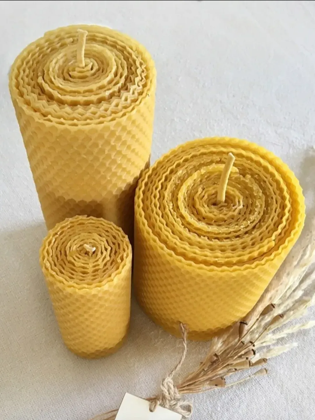 WHOLESALE beeswax %100 natural candles. BULK candles for gift shops.