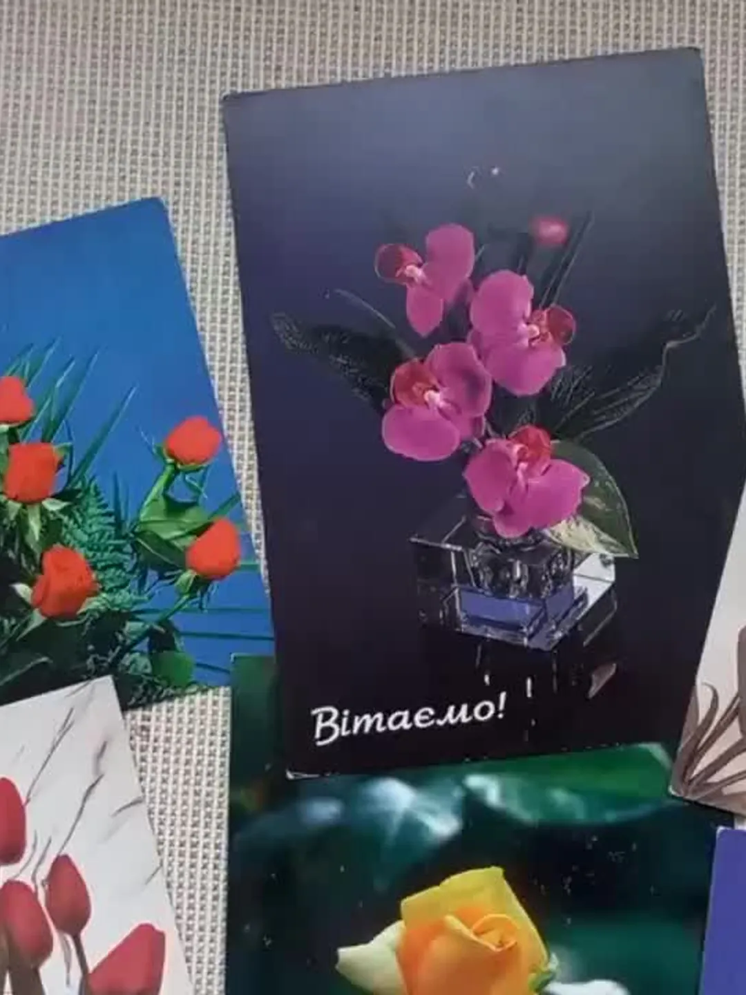 Set of 8 vintage postcards with flower arrangements, the 90s. Roses ...