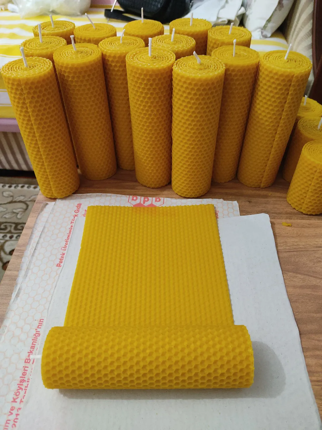 WHOLESALE beeswax %100 natural candles. BULK candles for gift shops.
