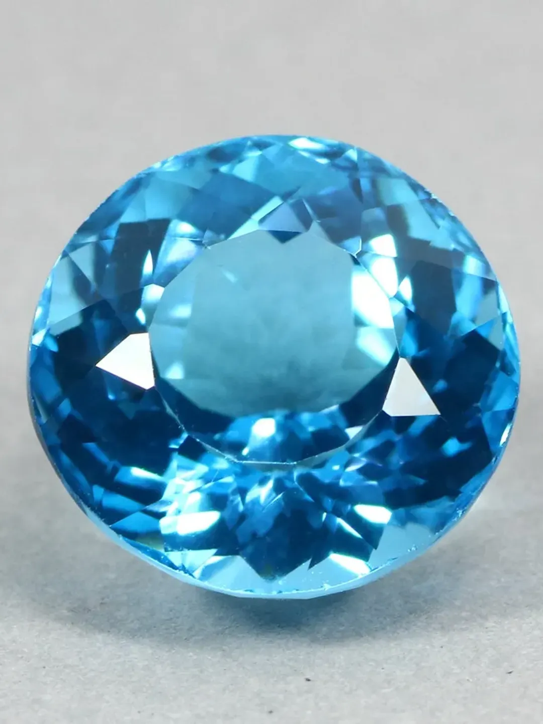 6.45 CT Striking ! Ultra Rare 'VIP' Quality 100% Natural Swiss Blue Topaz