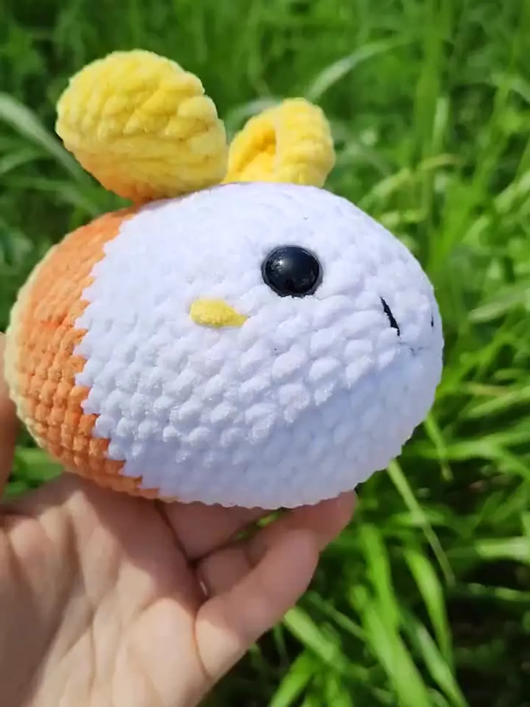 Crochet candy corn bee plush patterns, crochet bee pattern, Halloween ...