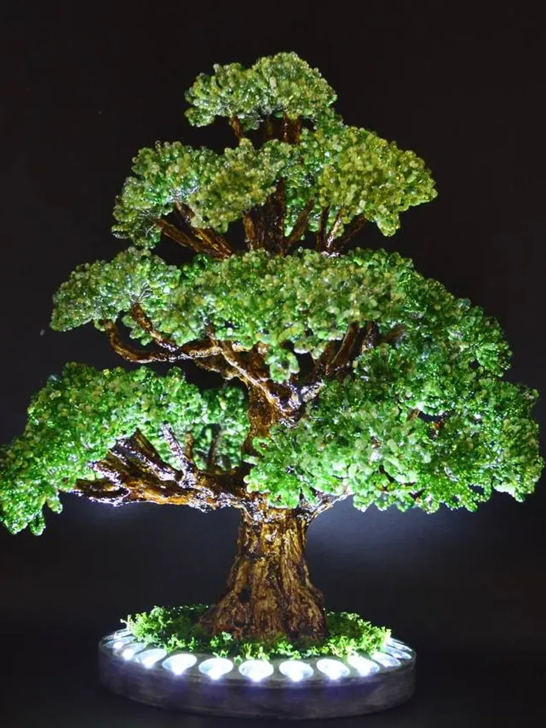 Beaded lamp tree with replaceable batteries