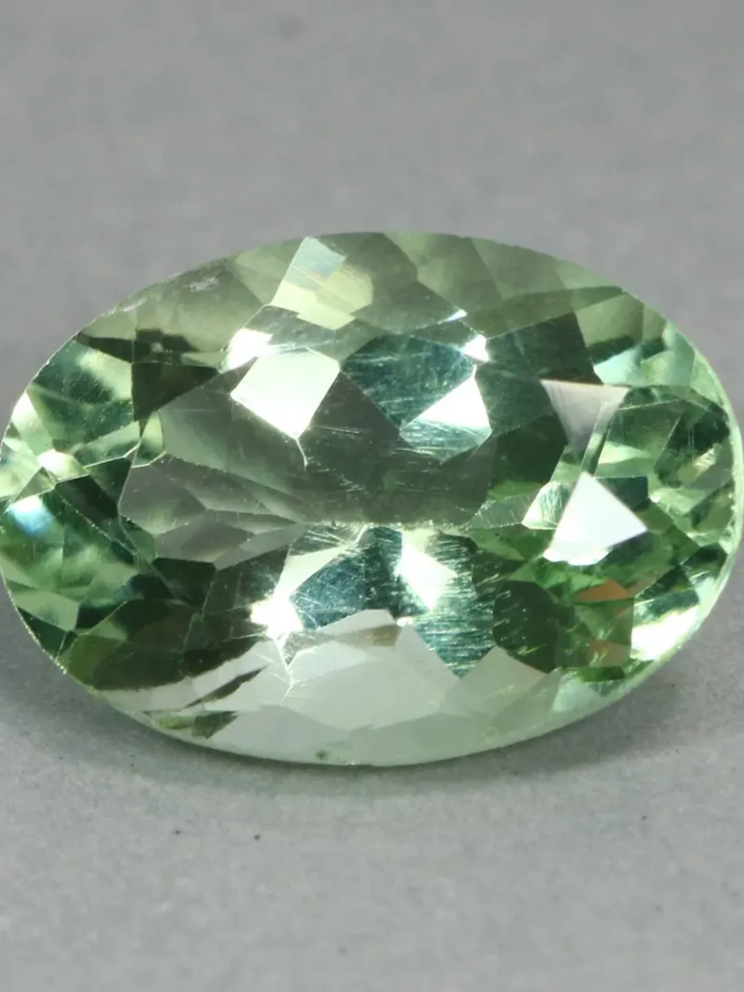 6.36 CT Dazzling Rarest ! Unheated 100% Natural Best Green Amethyst