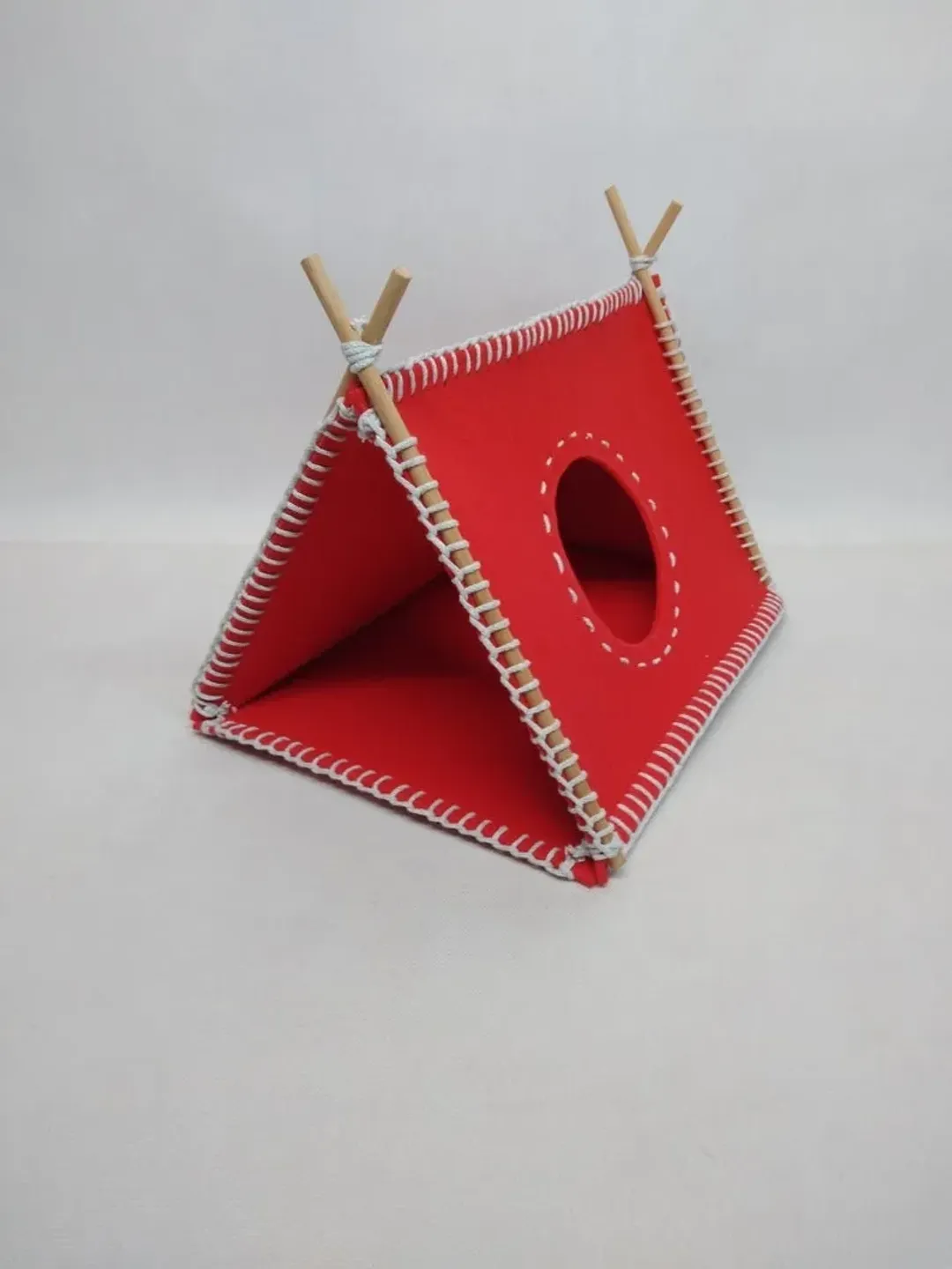 Small animal hut, guinea pig house, hedgehog hideout, teepee bed ...