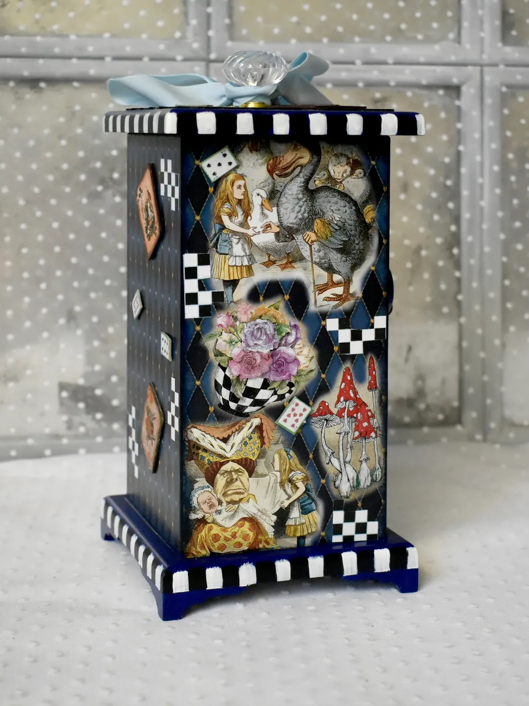 Blue tea house for storing disposable tea bags ALICE