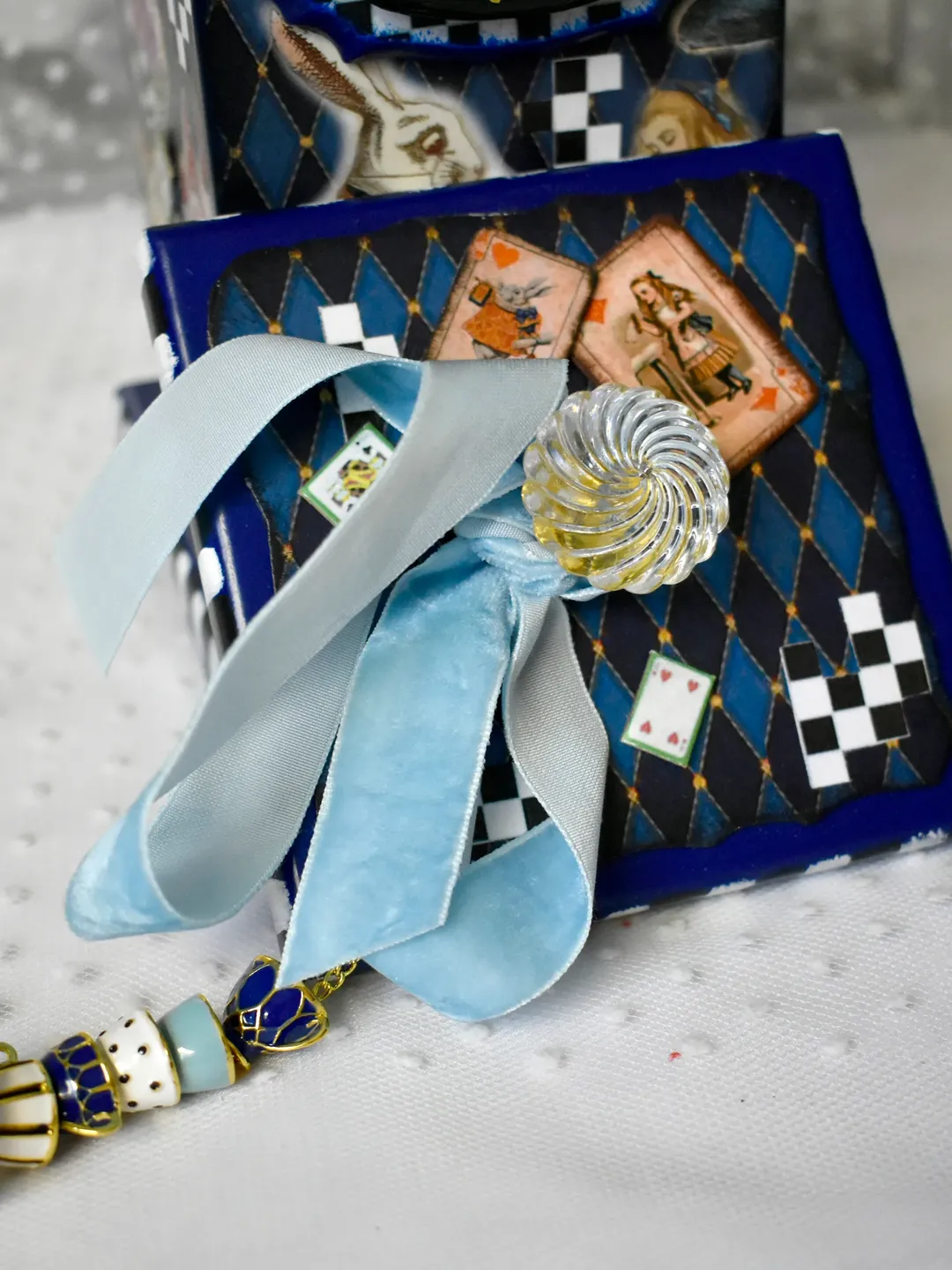 Blue tea house for storing disposable tea bags ALICE