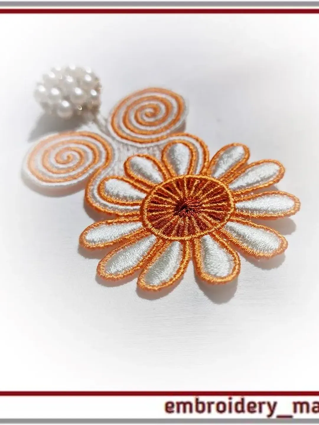 Asian Style FSL Clasp Daisy Embroidery Design In The Hoop(ITH ...