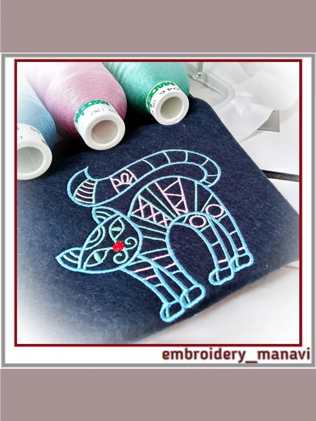Embroidery design Outline of a cat with body filling pattern Cat 4