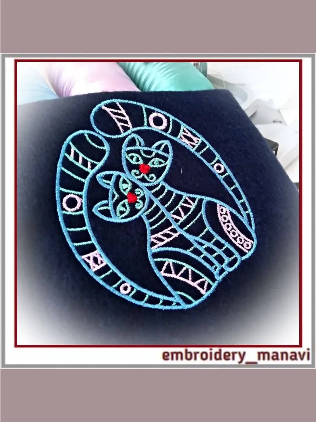 Embroidery design Outline of a cats with body filling pattern Cats 8