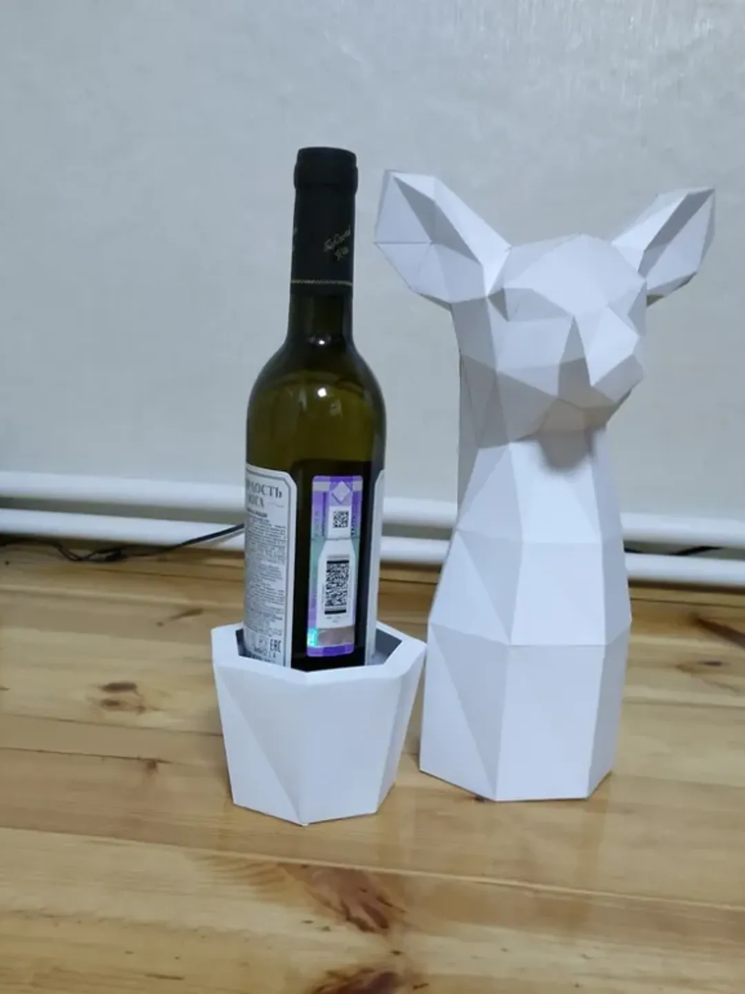 PAPERCRAFT BOTTLE BOX. PDF file
