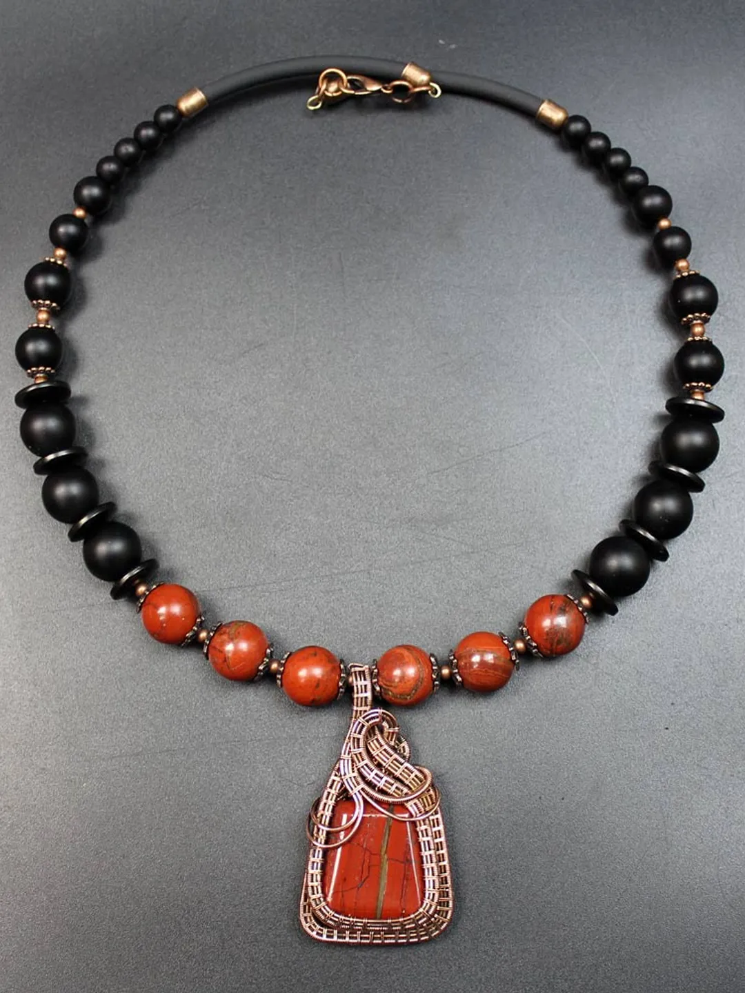Handmade necklace made of jasper, agate and wire.