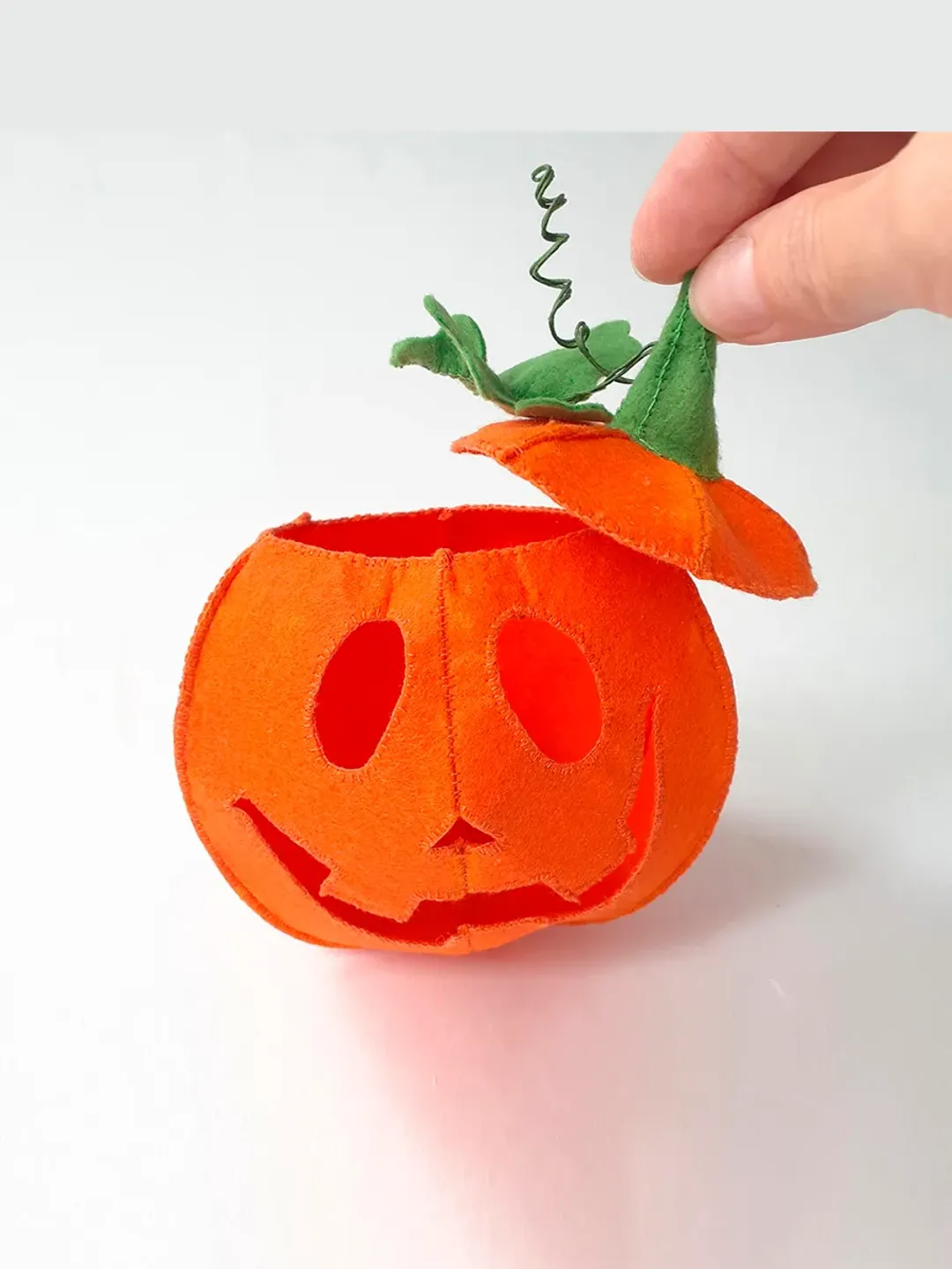 Bat and Jack o lantern Halloween decorations felt pattern , Halloween ...