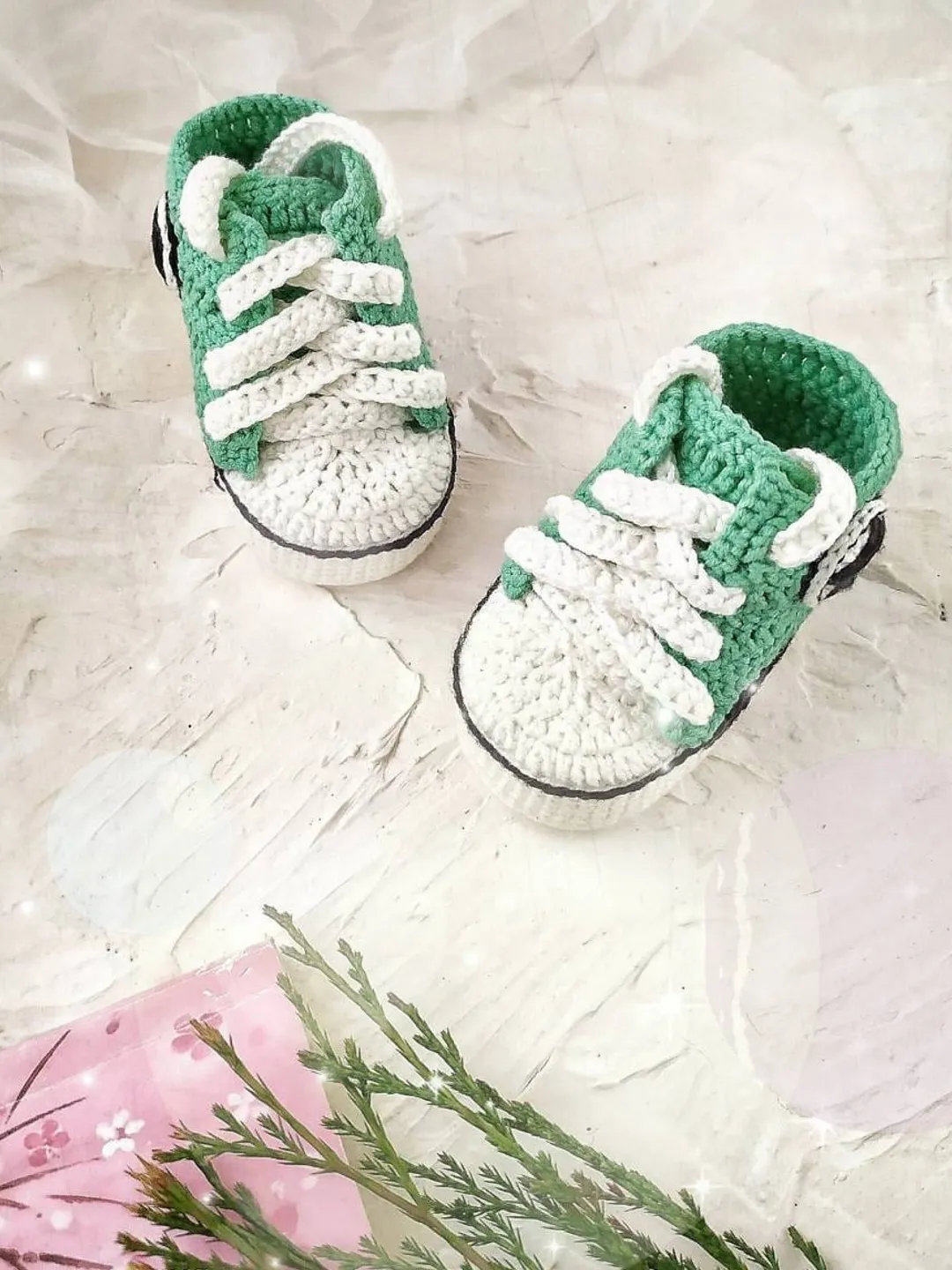 Crochet Newborn Converse Baby Shoe Pattern Crocheted baby booties ...