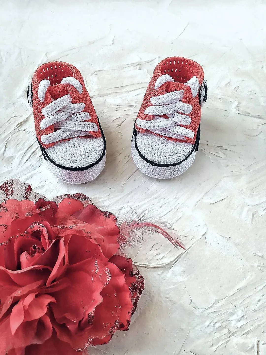 Crochet Newborn Converse Baby Shoe Pattern Crocheted baby booties ...