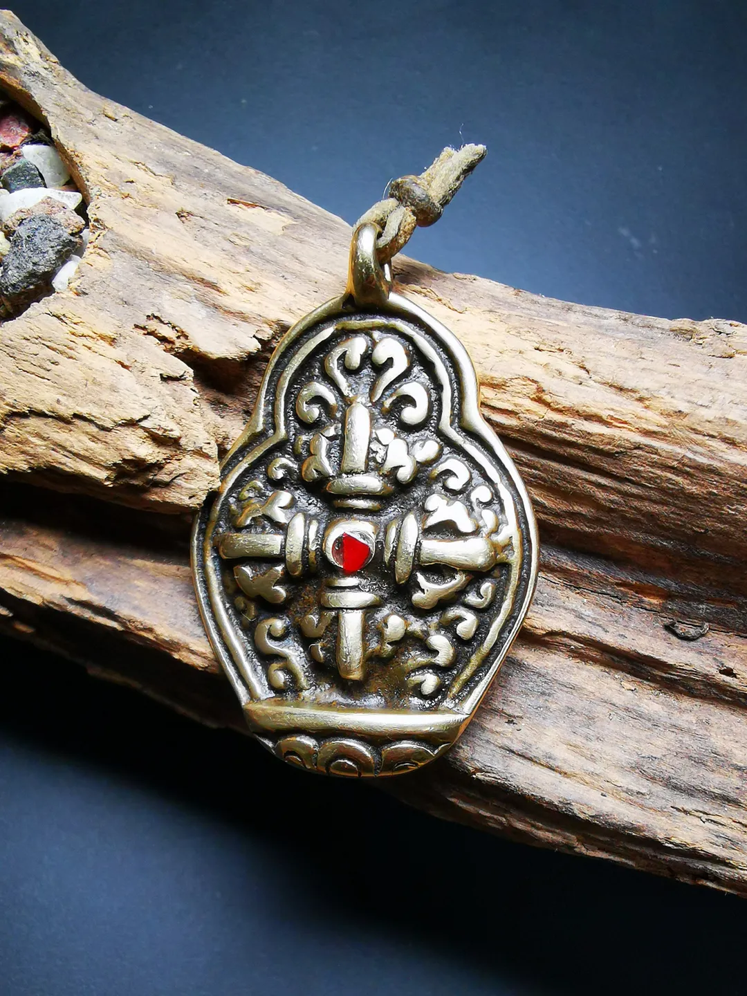 Gandhanra Antique Tibetan Buddhist Protective Amulet Pendant,A Tibetan ...