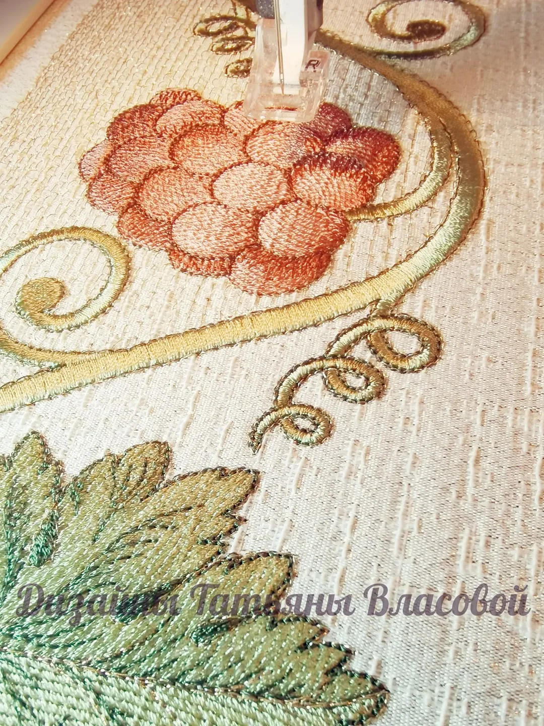 "Grapes tapestry" set of designs for machine embroidery.