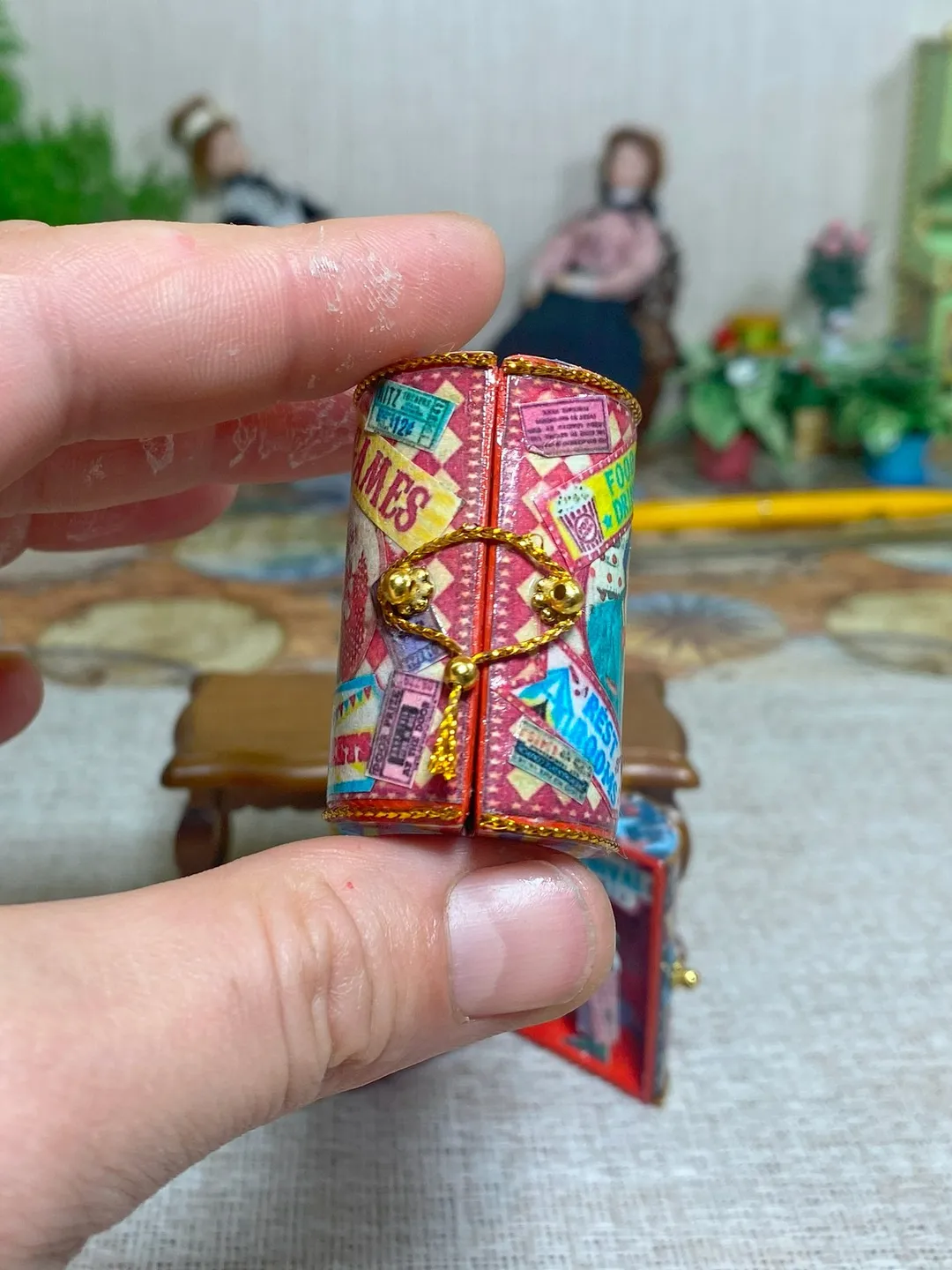 Tutorial. Puppet circus - box. 1:12. Two options.