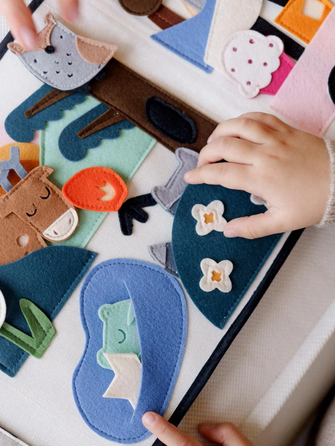 Rainbow book , Baby quiet felt montessori book, Developmental toys ...