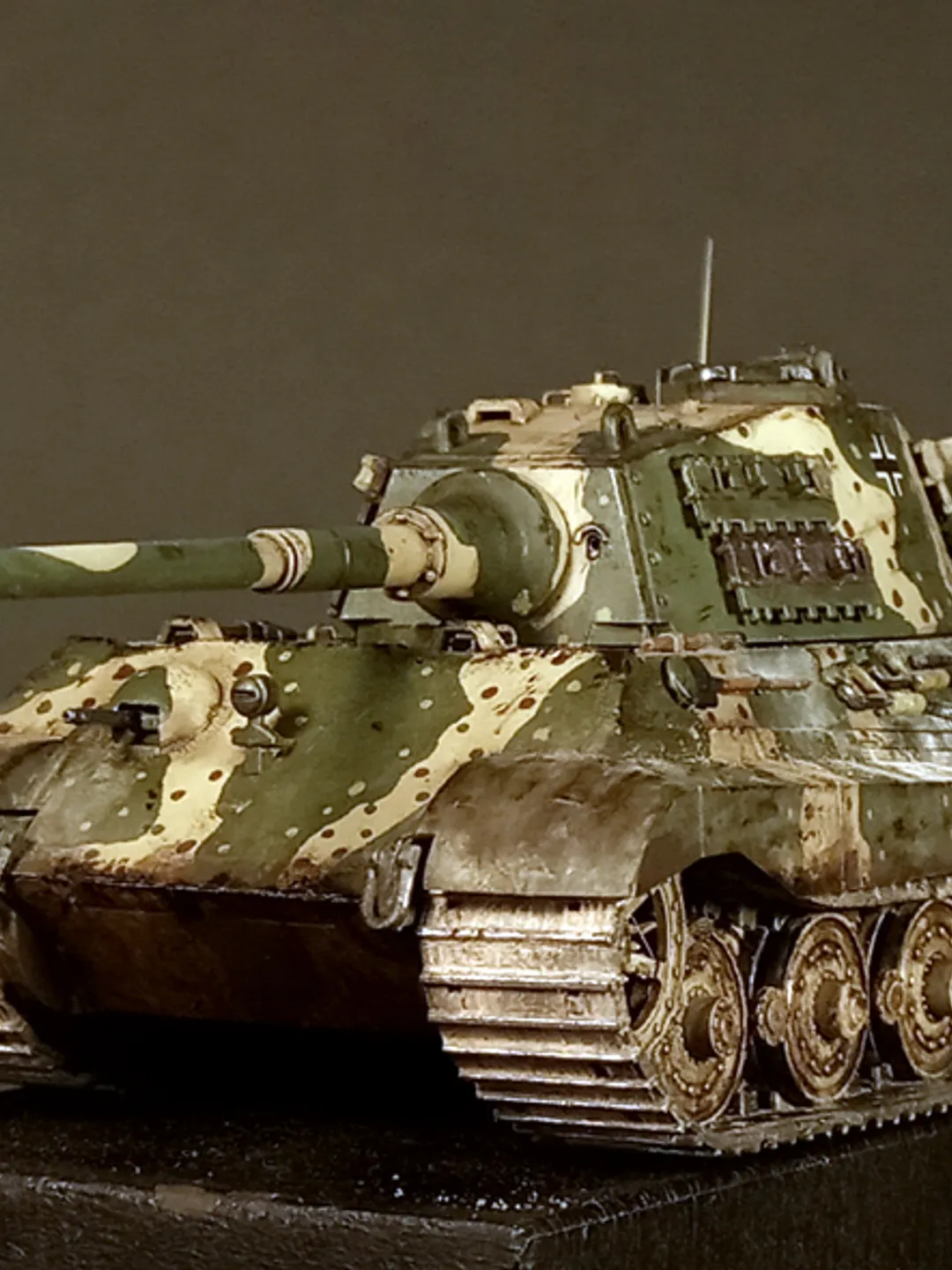 Pro Built model King Tiger Octopus camo, 1/72 scale