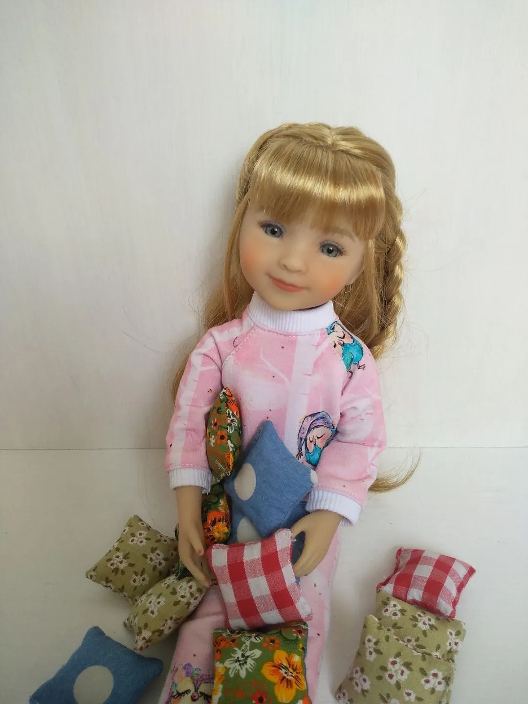 PDF sewing pattern for Ruby Red Fashion Friends dolls.
