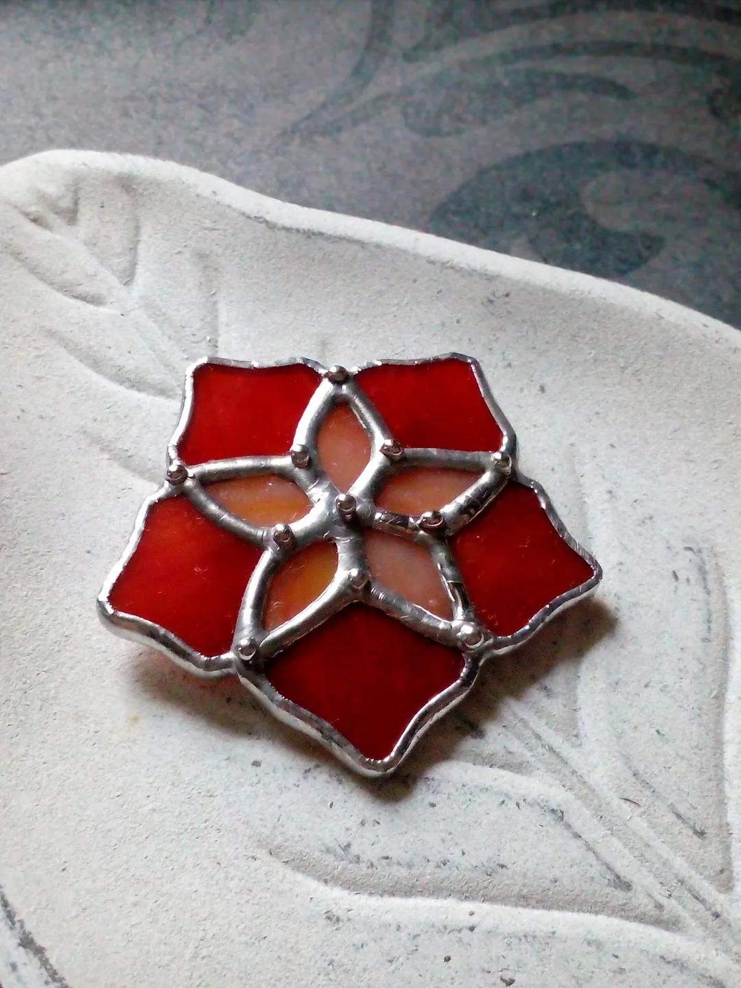 Stained glass Hoya brooch, Tiffany glass red hoya flower pin, Plant ...