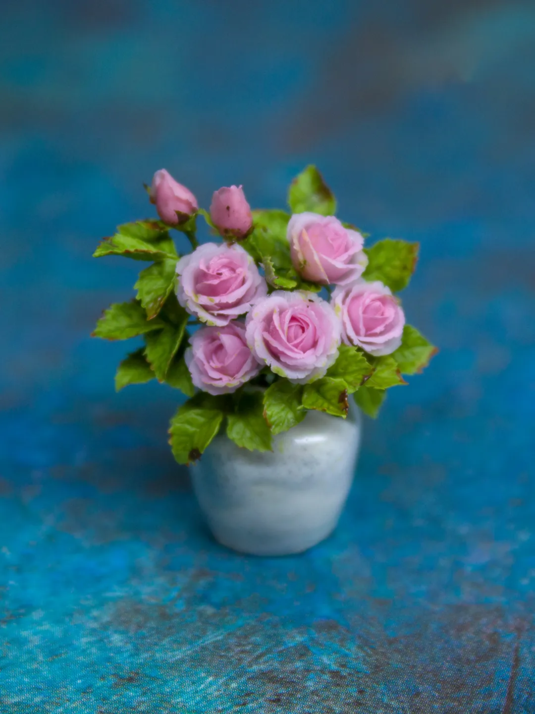 MINIATURE Roses in a Ceramic Vase | Dollhouse miniatures