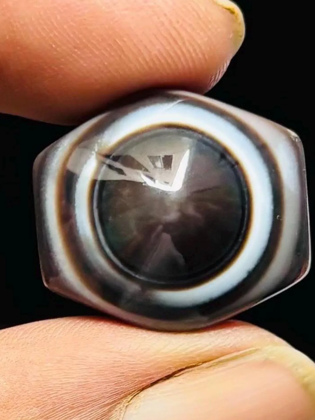 Black Banded Agate Cabochon: Natural Gemstone Eyes, 34 Carat