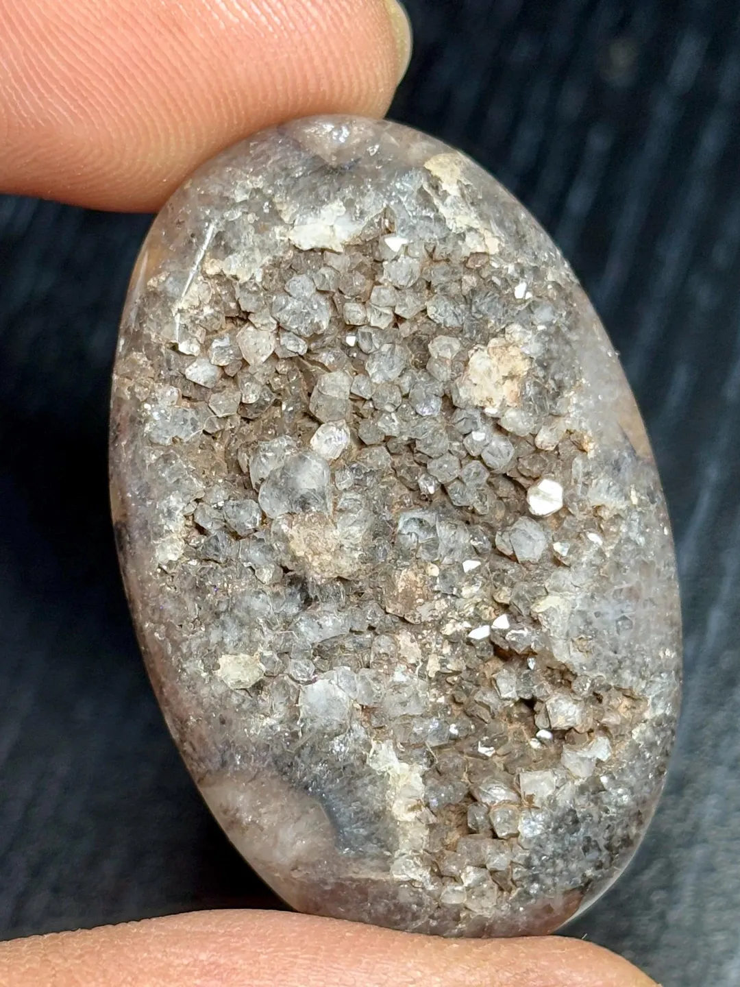 Oval Agate Druzy Window, Natural Gemstone (49x28x10mm, 107 Carat)