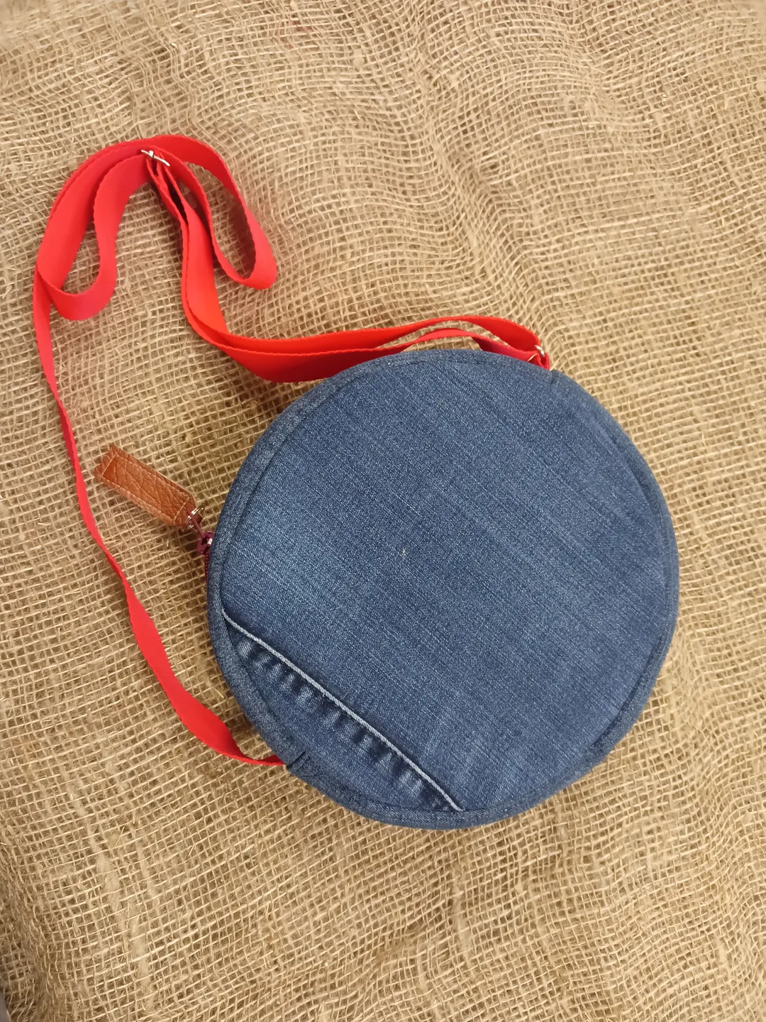 Cute round denim handbag with 5 pockets, adjustable strap and polka dot ...