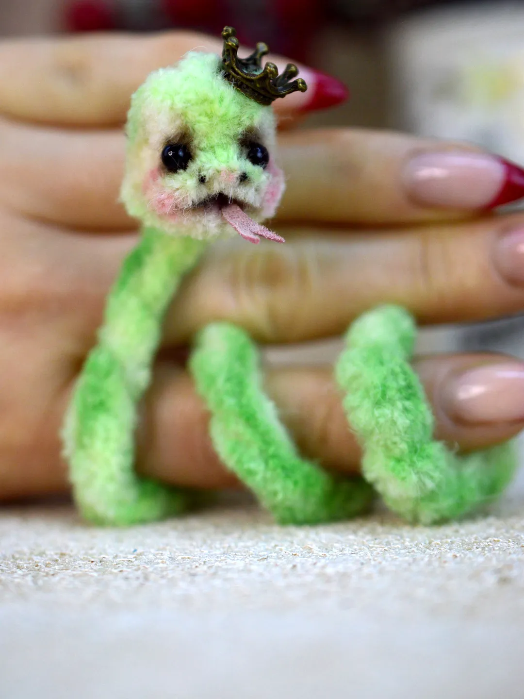 Video Tutorial make Miniature Pipe Cleaner Snake - Let's Make Snake ...