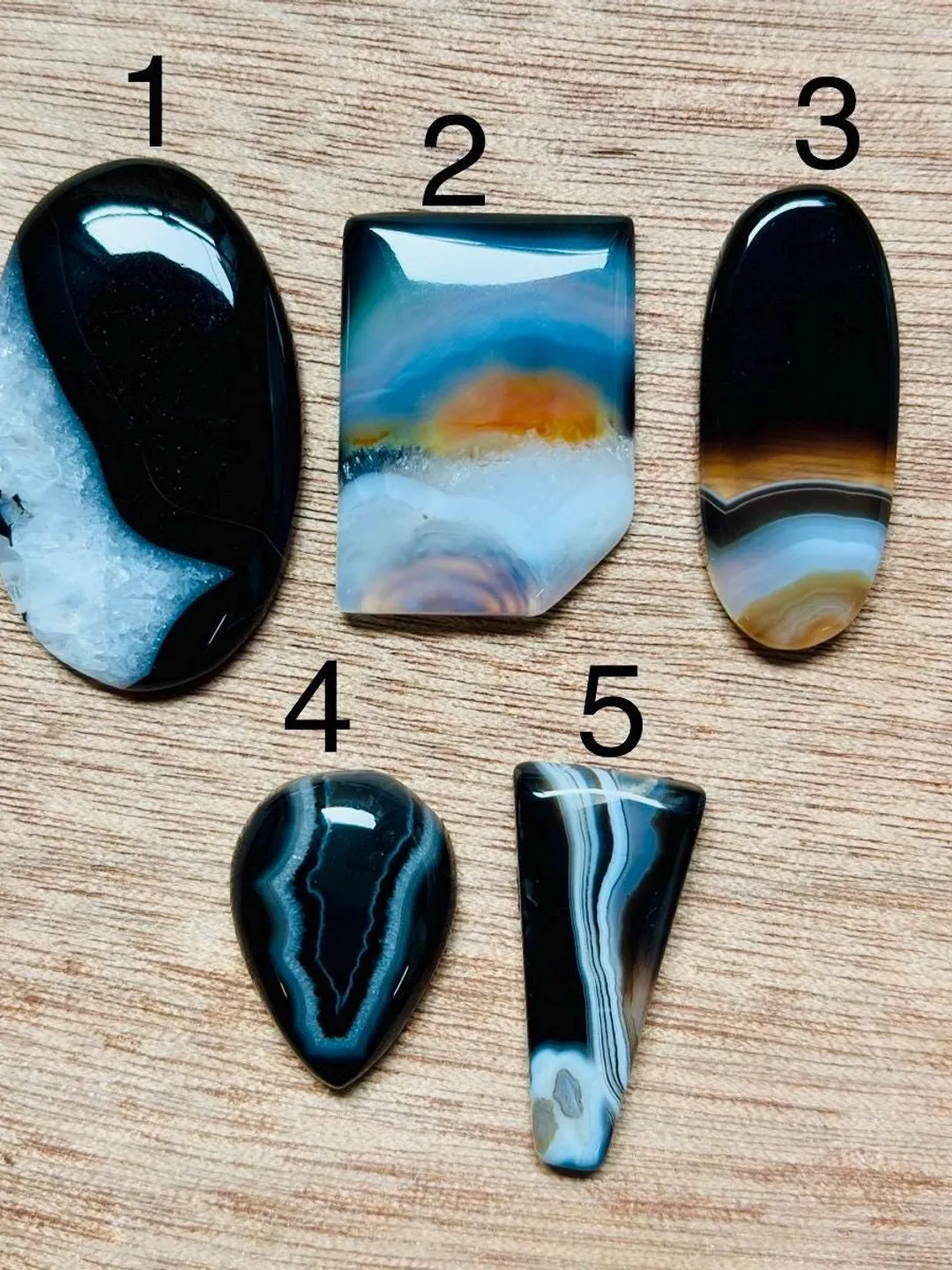 Black Banded Agate Cabochon: Gemstone