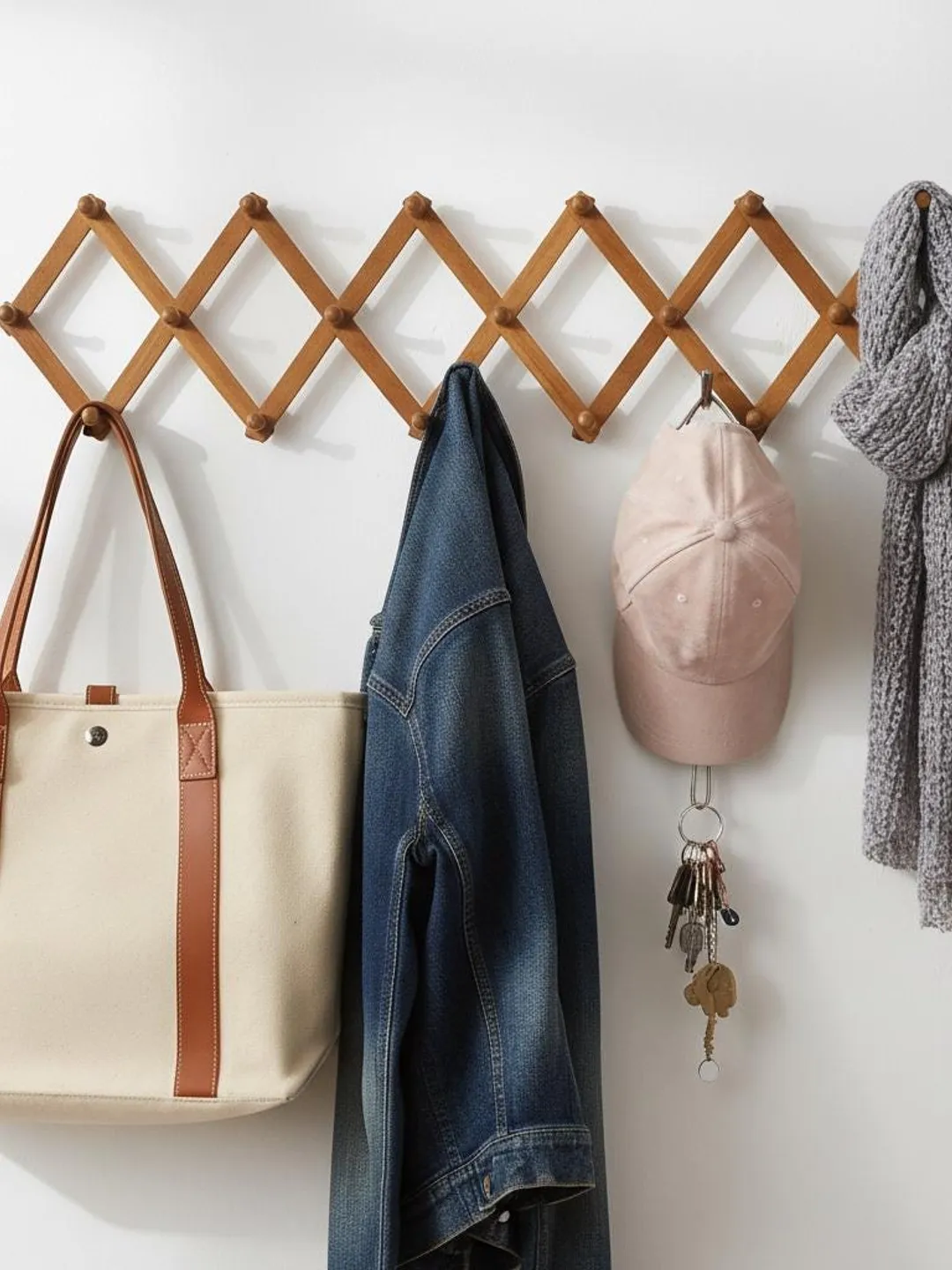 Expandable Wooden Accordion Coat Rack | 16 Peg Entryway Hat Organizer