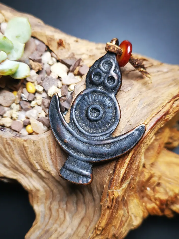 Gandhanra Antique Tibetan Buddhist Amulet,Triratna,Mani Jewel/Wish ...