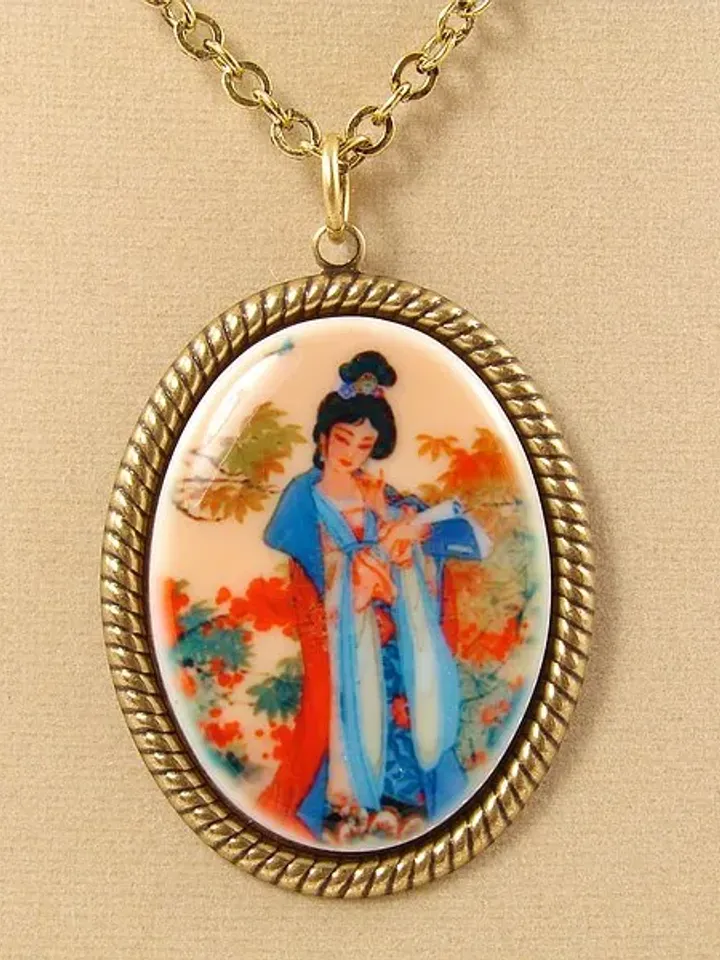 Geisha Porcelain Cameo Necklace Japanese Lady Oriantal Pendant Necklace ...