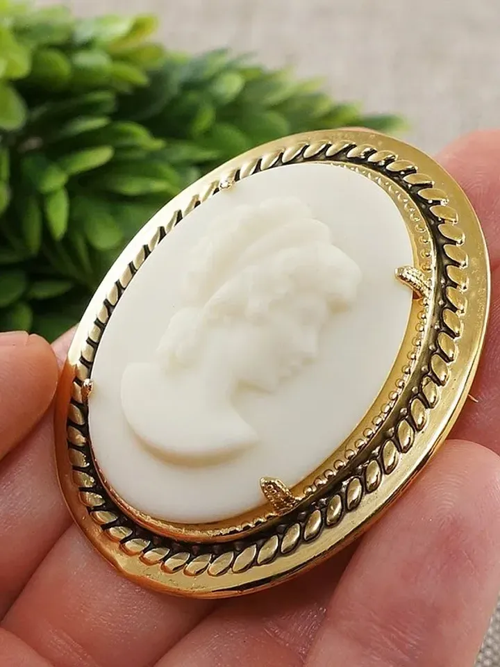 White Lady Cameo Brooch Ivory Vintage Glass Girl Cameo Gold Brooch Pin ...