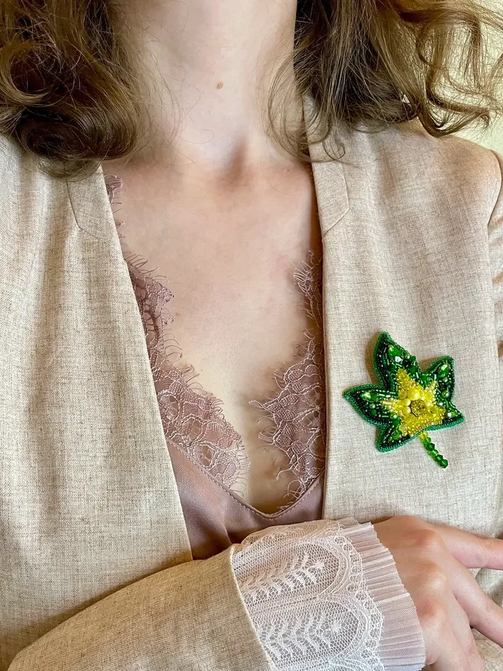 Cheap fashion brooches store
