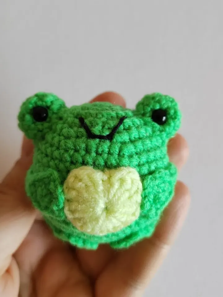 Crochet frog pattern, frog plush, crochet frog, amigurumi frog pattern ...