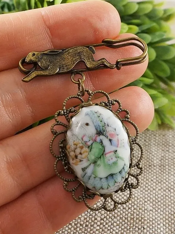 Cute Bunny Rabbit Hare Porcelain Cameo Green White Bronze Brooch Pin ...