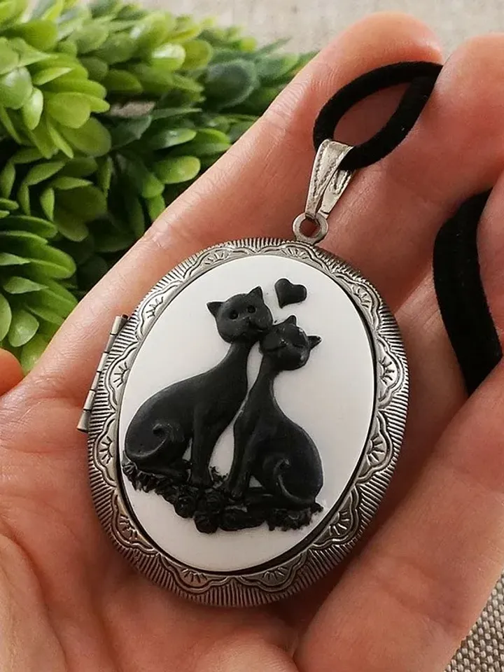 Black Cat Cameo Photo Locket Black on White Cats Kitten Pendant ...