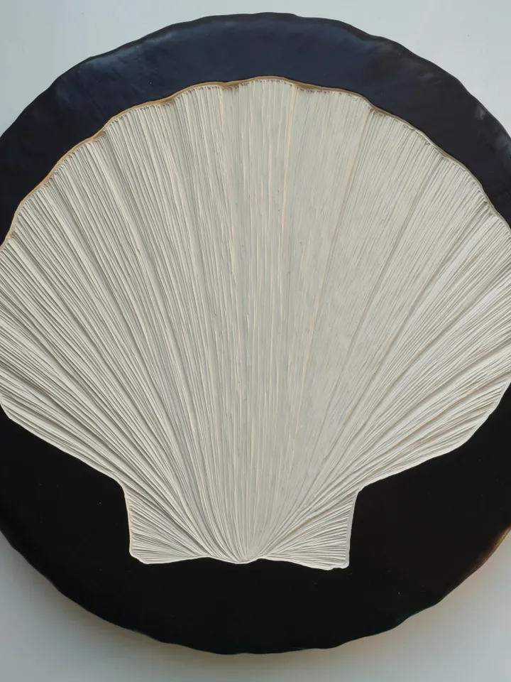 Scallop and shell. Paint carving. Diameter is 21.5 cm. 2 paintings $490 ...
