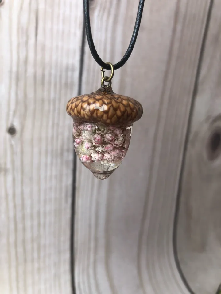 Acorn pendant, Acorn with epoxy resin and natural acorn cover, Forest ...