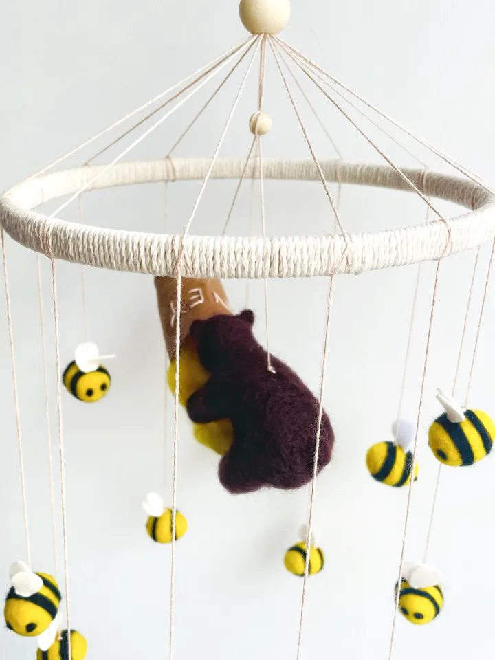 Bear and bees mobile, Bear mobile, Bee mobile, Bee Nursery Decor ...