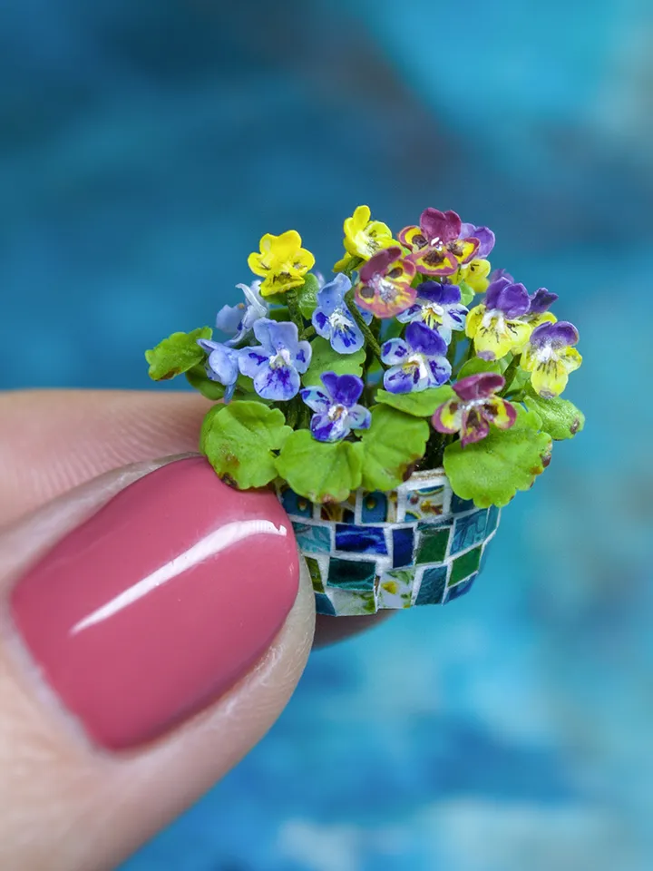 MINIATURE pansies in a mosaic pot | Dollhouse miniatures $72.00 | Buy ...